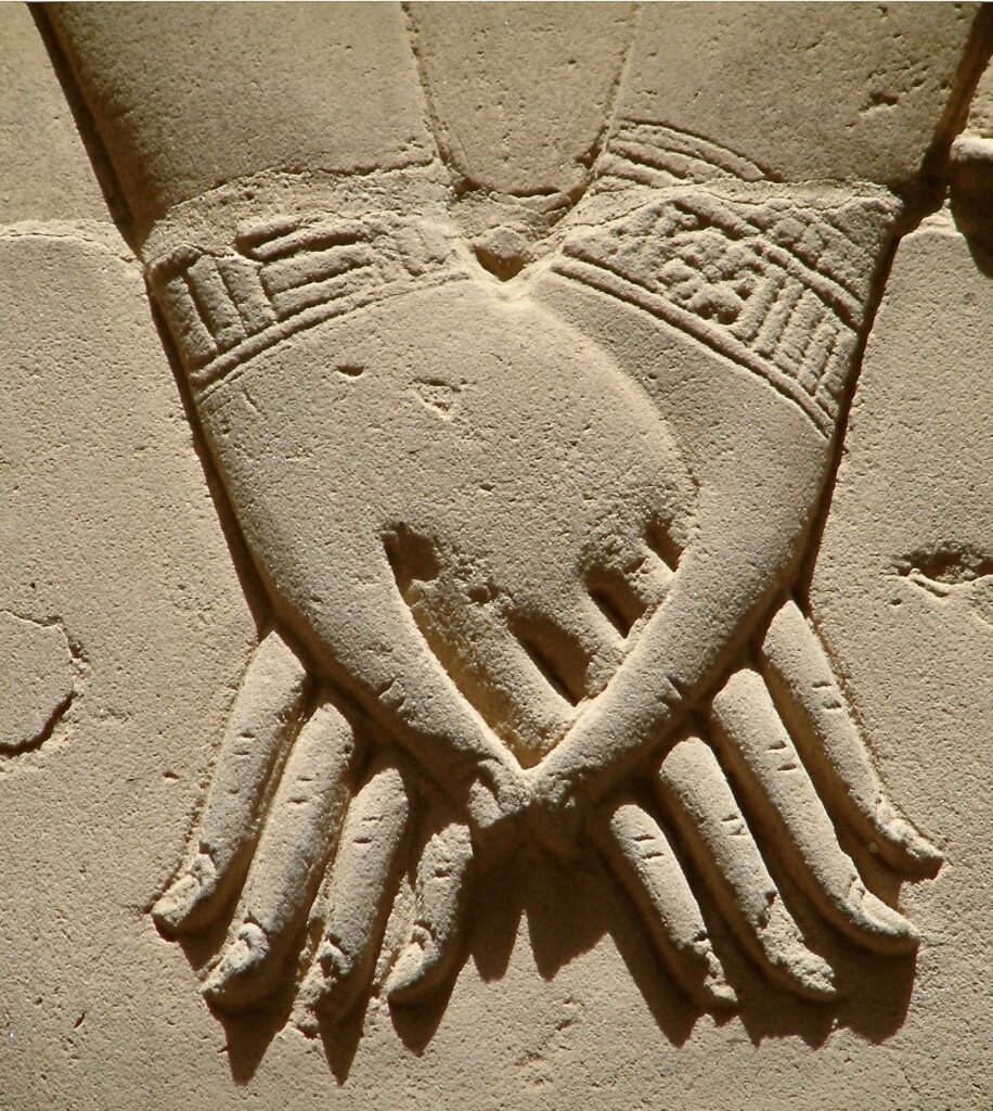 mains de pierre – Lumières des étoiles